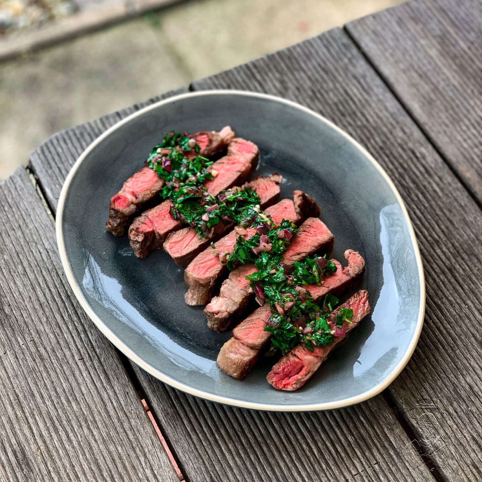 US Entrecôte mit Chimichurri - GG-Grillen